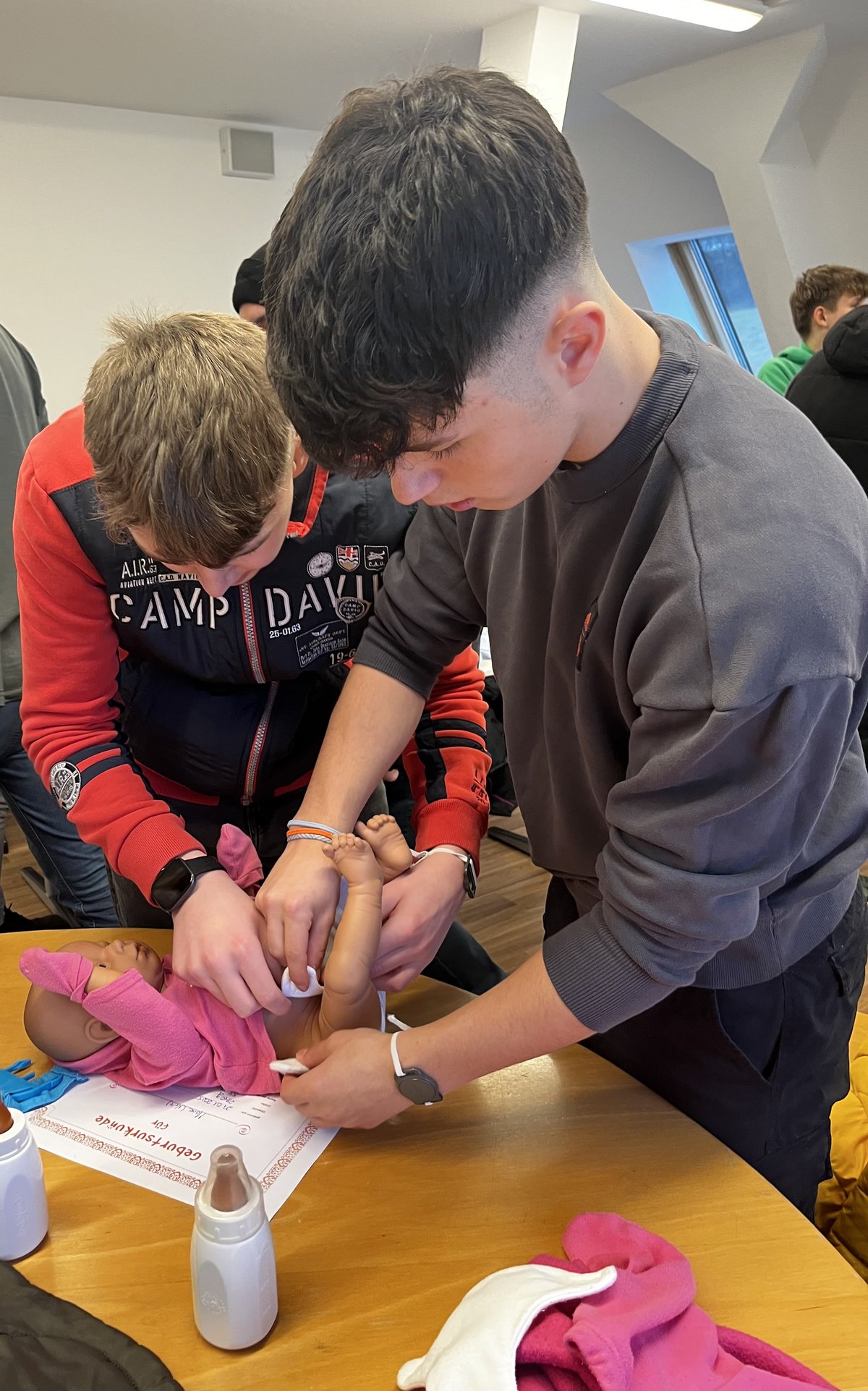 HSK-Gesundheitsamt und Caritasverband Meschede starten Babybedenkzeit ...